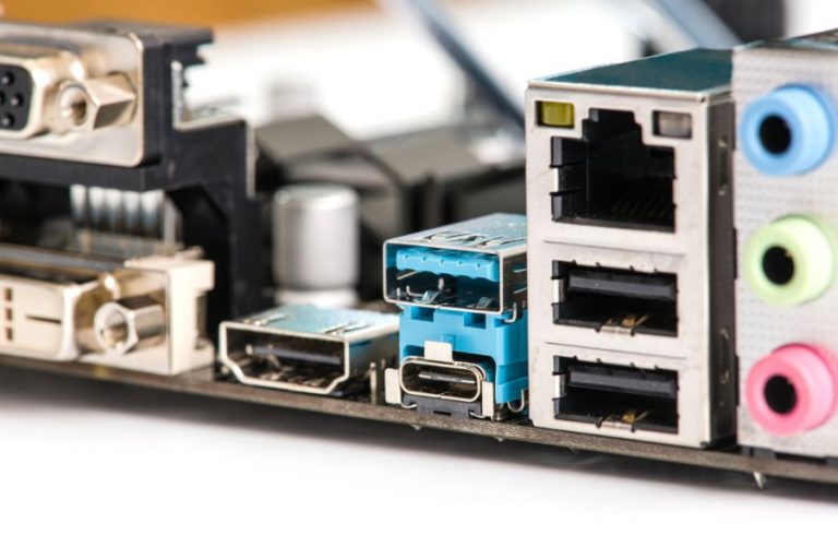 How To Clean My PC Motherboard? (Easy Steps) - GeeksDigit.Com