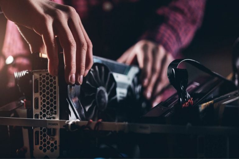 How To Fix GPU Keeps Crashing on Windows 11? - GeeksDigit.Com