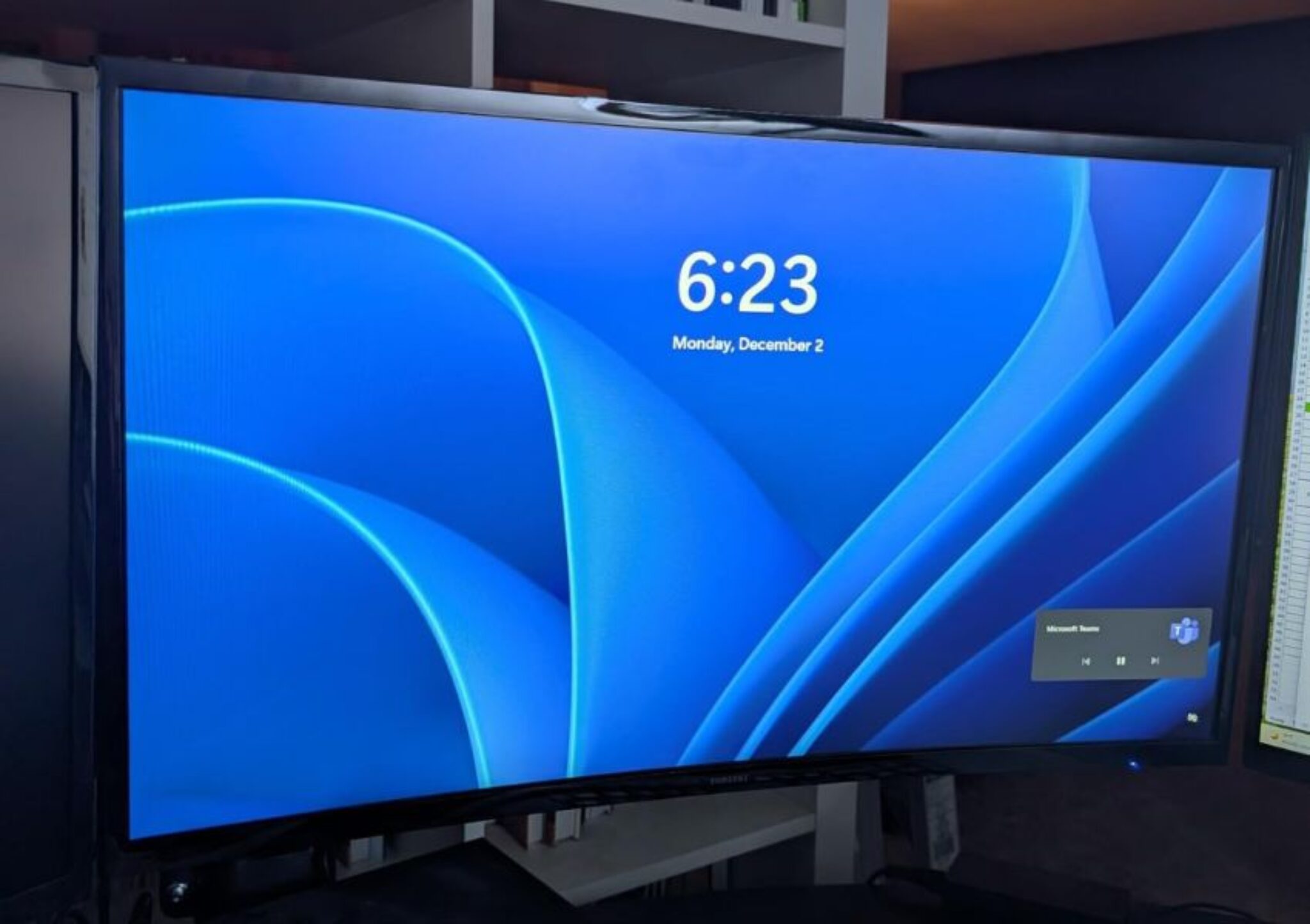 SAMSUNG 27" Essential S3 (S36GD) LS27D366GANXZA Curved Monitor Review ...
